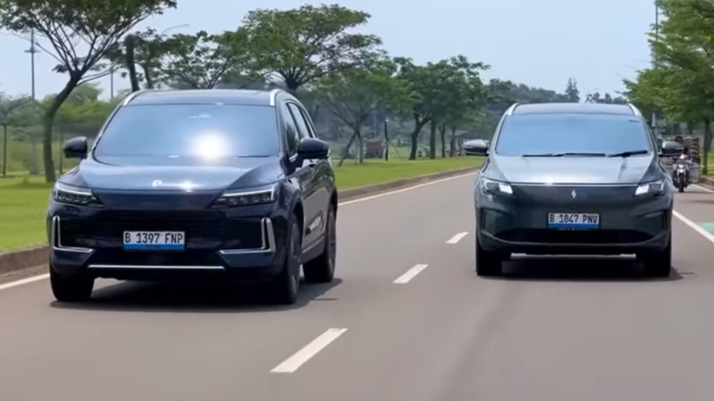 Polytron G3 Plus vs Aletra L8, Duel Mobil Listrik Merek Indonesia ...