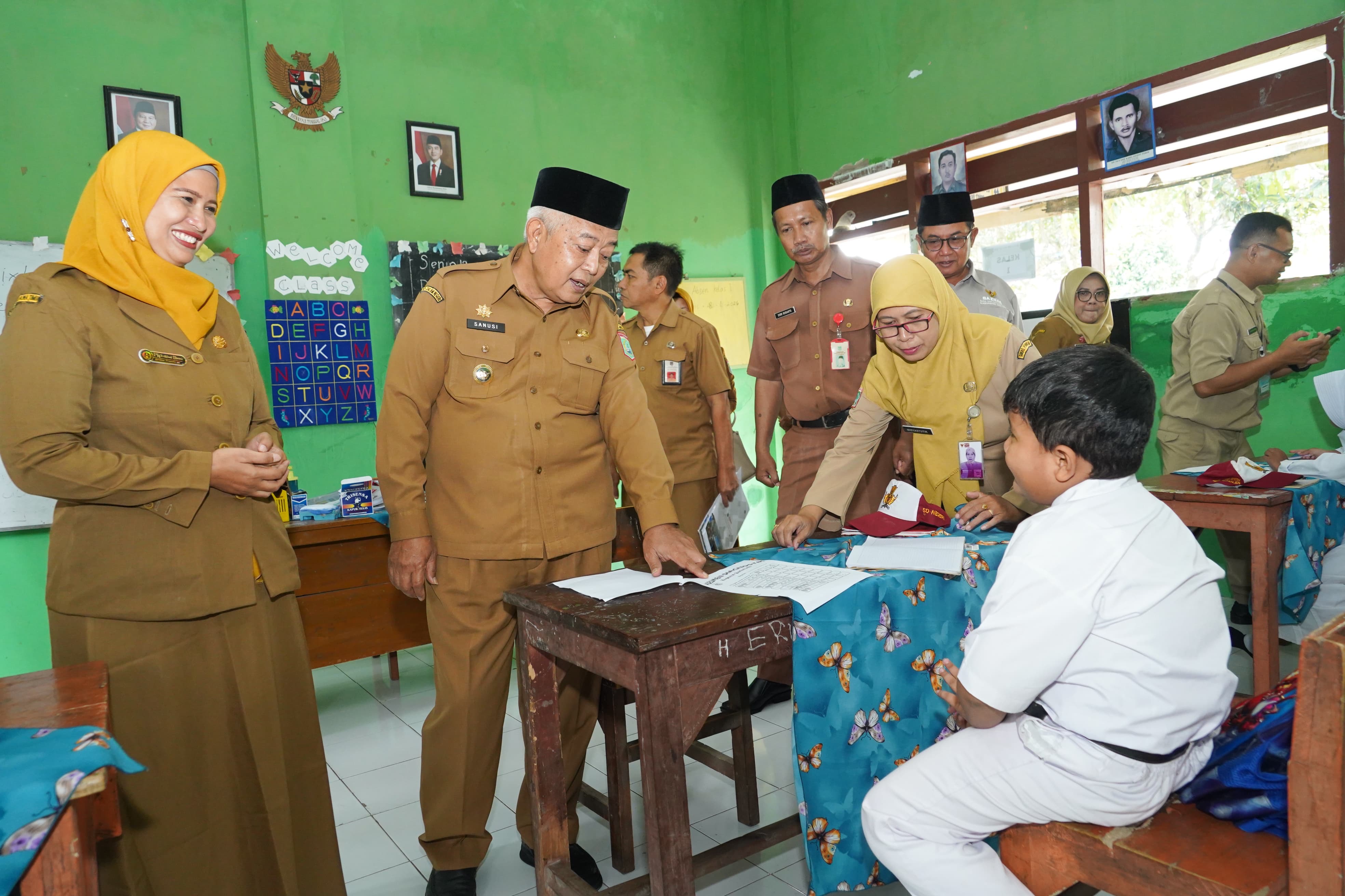 Wujudkan Target Kelulusan Rata-Rata 9, Bupati Sanusi Tinjau Sekolah ...